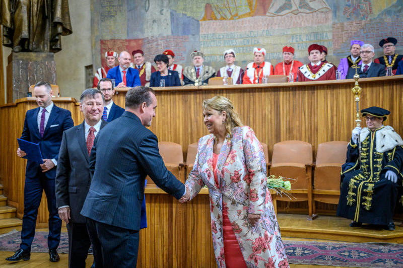 Rektor univerzity byl slavnostně jmenován profesorem | UTB