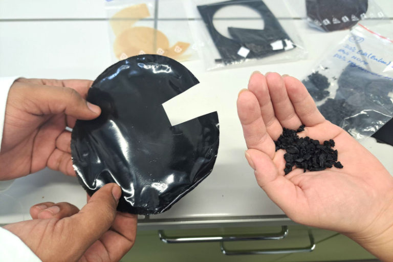 Czech Researchers Developed Special Wrapping Paper for Electronic ...